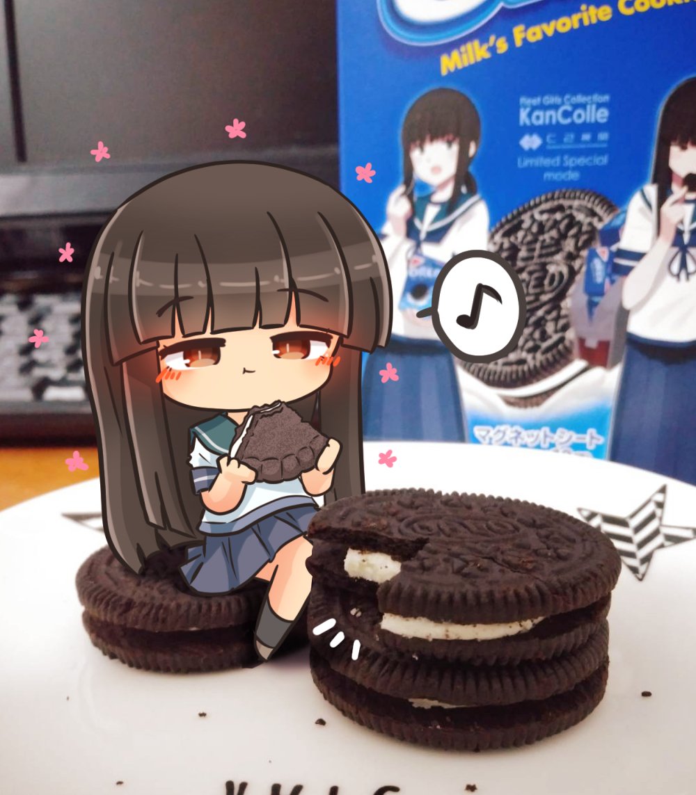Chibi Hatsuyuki eats a slice of Oreo irl [Kancolle] : r/awwnime