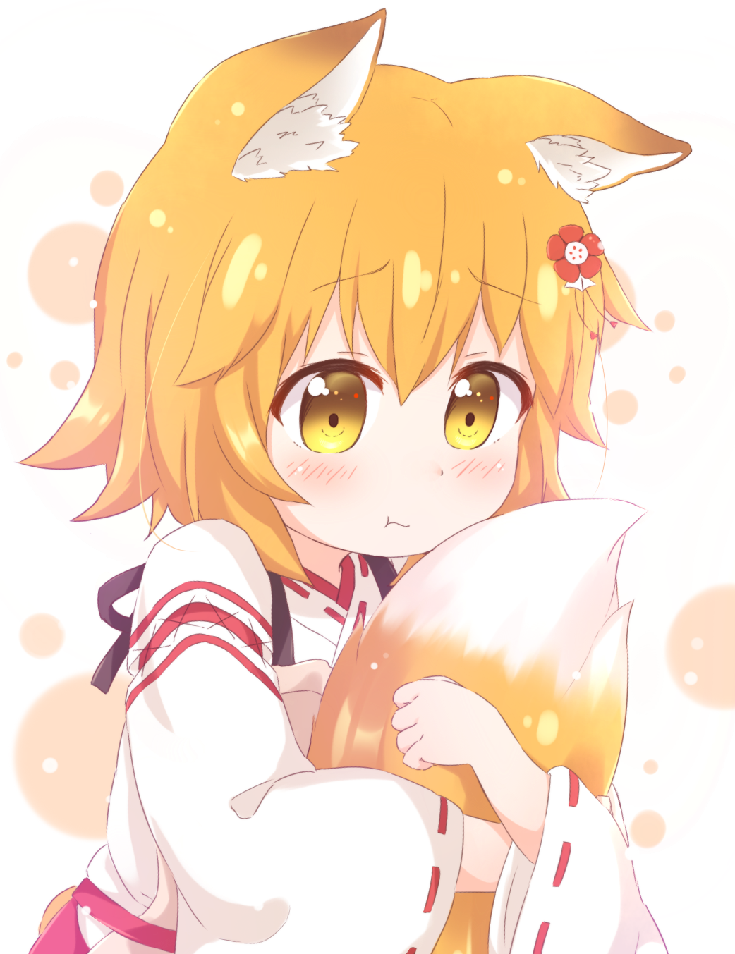 Senko proteccing her tail [Sewayaki Kitsune no Senko-san] : r/PROTECC