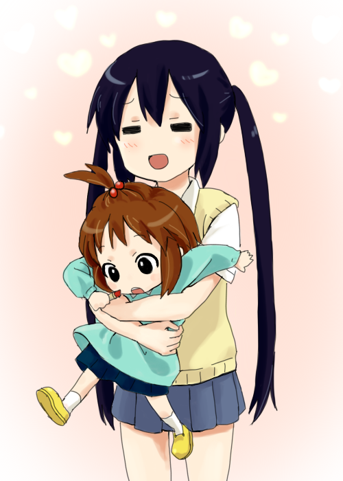 Daily Azunyan #360: Azusa sure loves little Yui-senpai : r/k_on