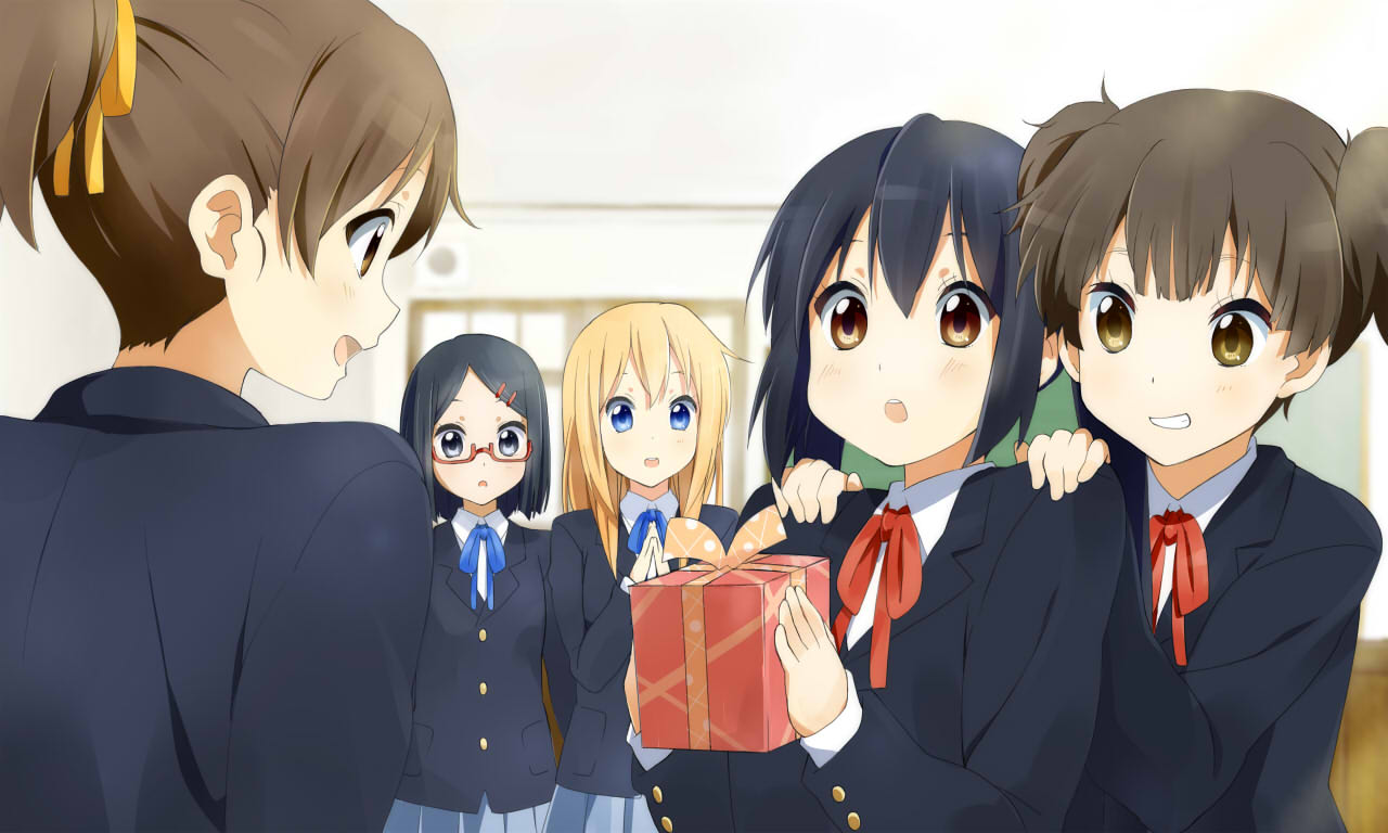 We have one full year of Daily Azunyan! (#365) "Here's a gift for our ...